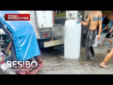 Ibinebentang yelo sa Tondo, Maynila, nakalapag sa kalsada at katabi ng ...