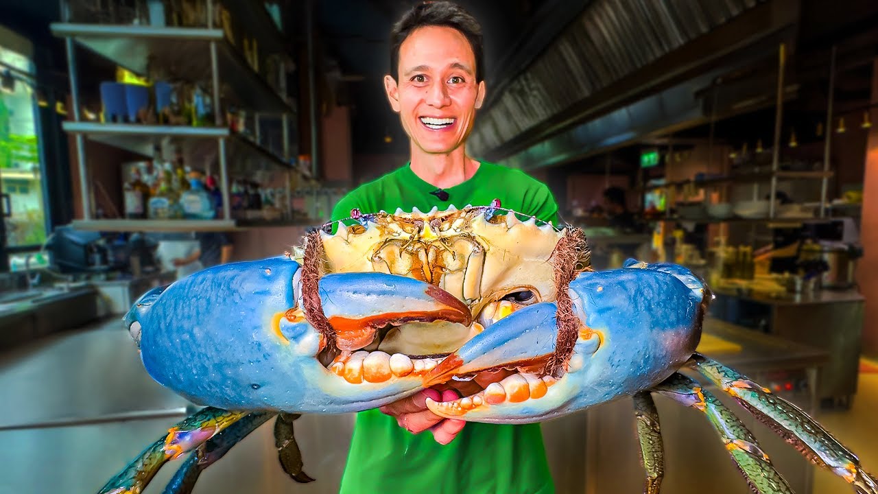 BIGGEST Blue Crab I’ve Ever Seen! Sri Lanka’s XXXL Seafood!